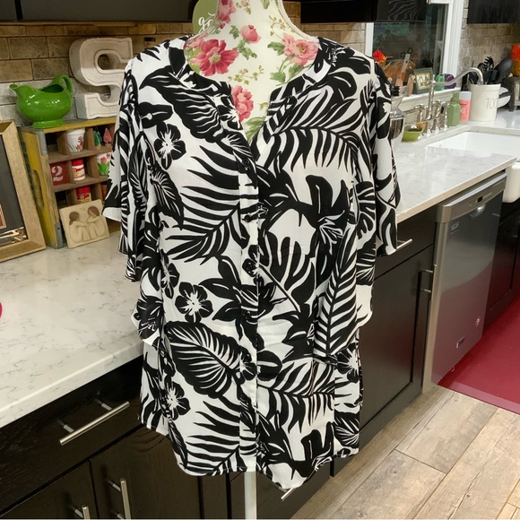 Allison Daley | Tops | Allison Daley Plus Black White Floral Print ...